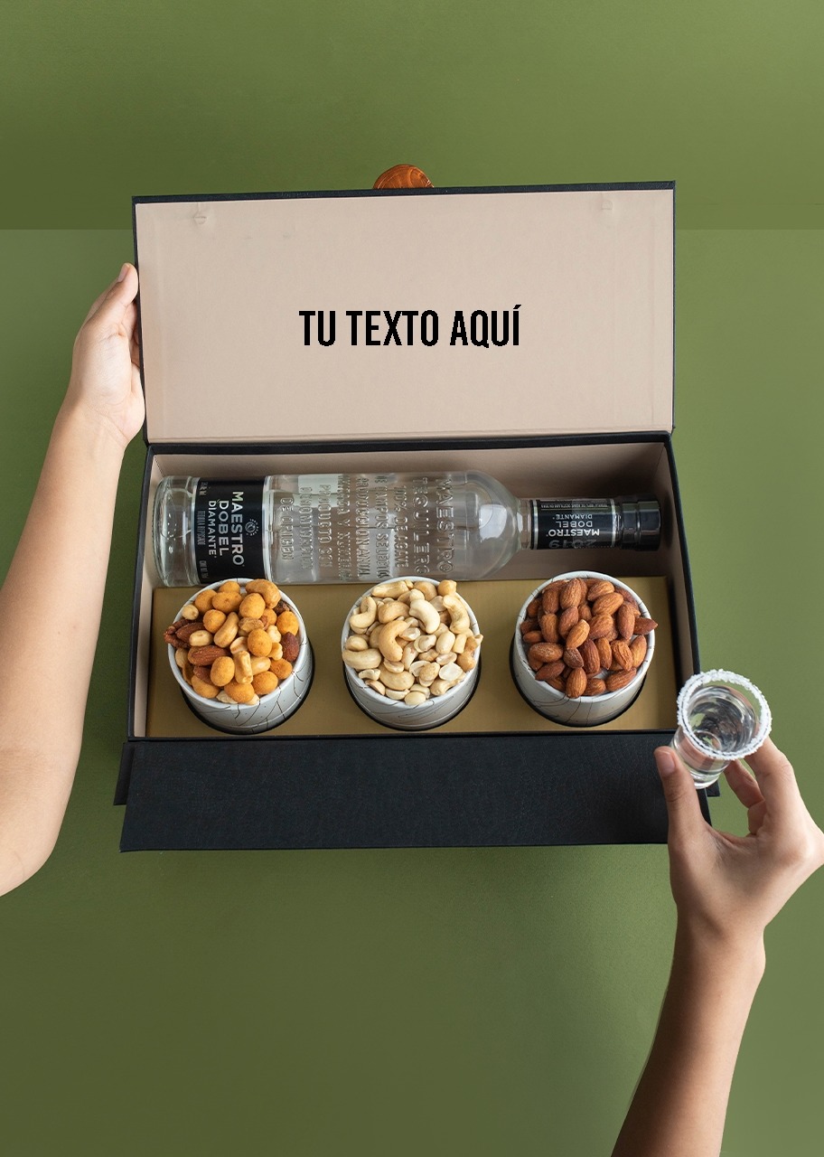 Tequila Dobel con Botanas Personalizada