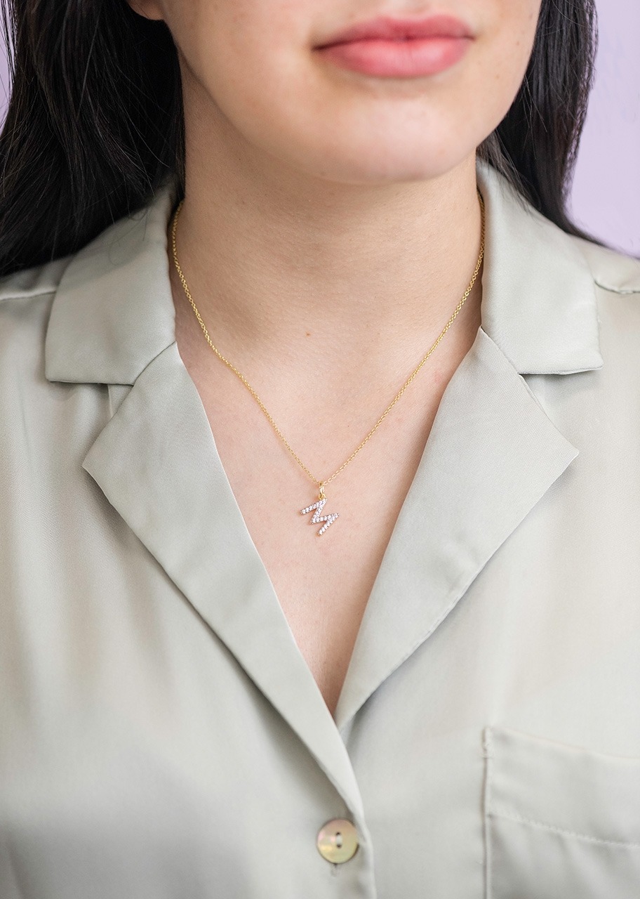 Collar con inicial M