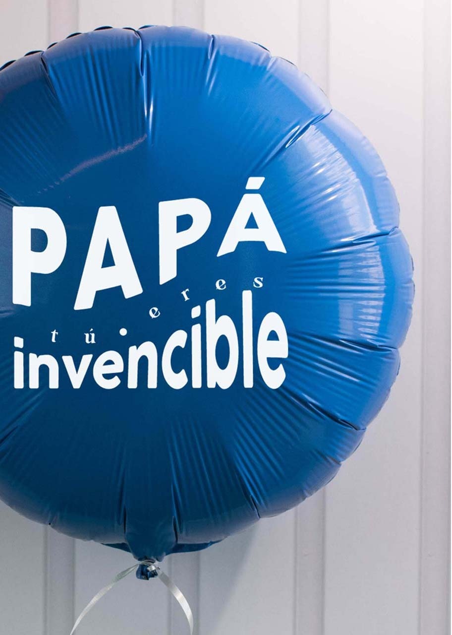Globo "Papá tu eres invencible" con Planta del Éxito en maceta de