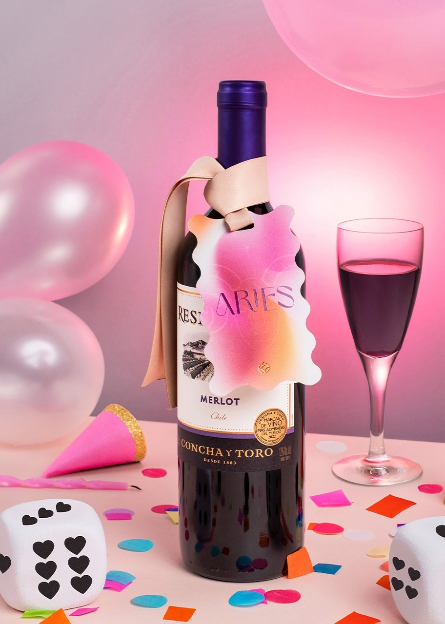 Kit Aries con Pastel La Divinata, Flor y Vino