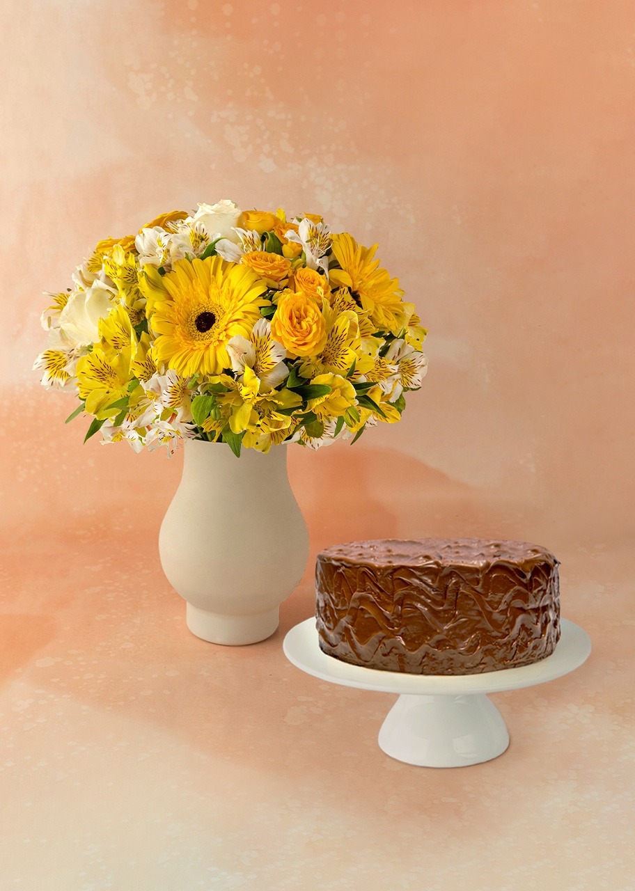 Pastel Nutella con Jarrón de Gerberas Amarillas
