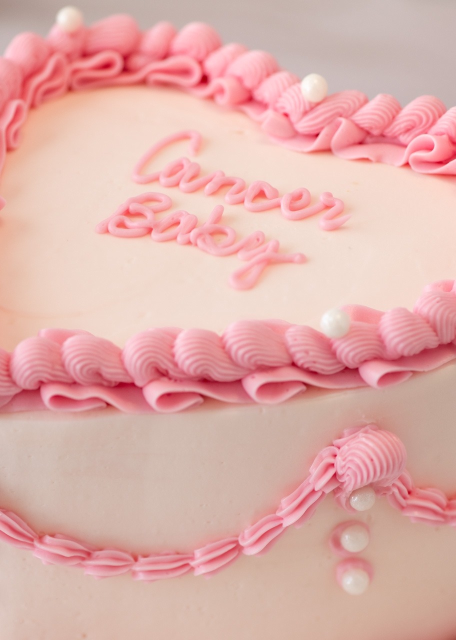 Pastel Signo Cáncer con Mini bouquet lily con rosas rosa