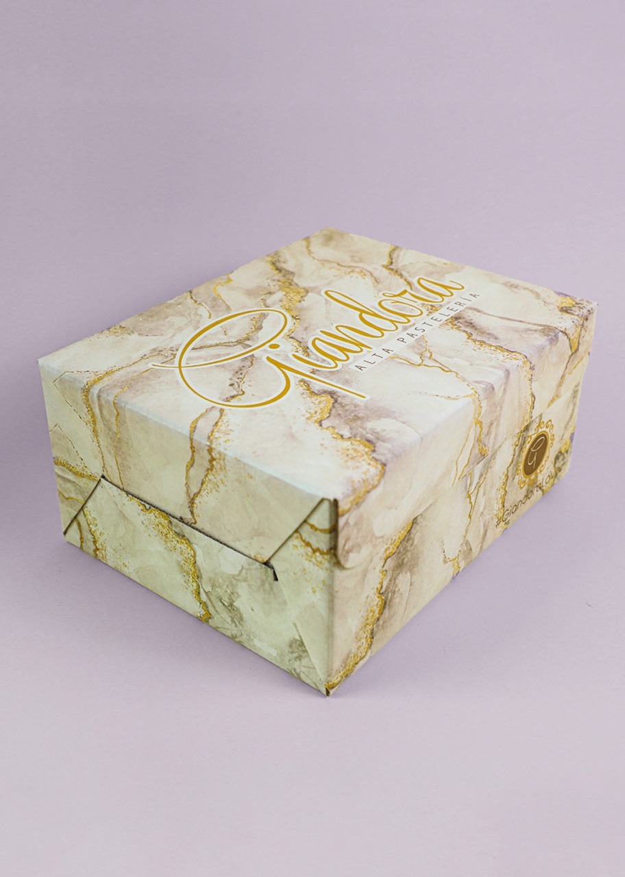 Pasteles individuales Plátano y Red Velvet con Globo Esfera Abuel