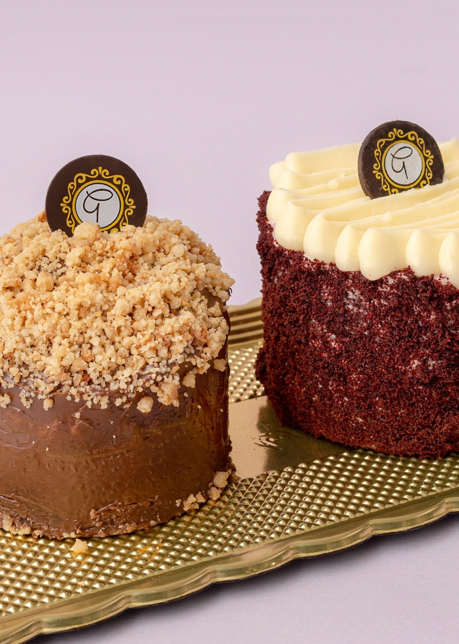 Pasteles individuales Plátano y Red Velvet con Globo Esfera Abuel