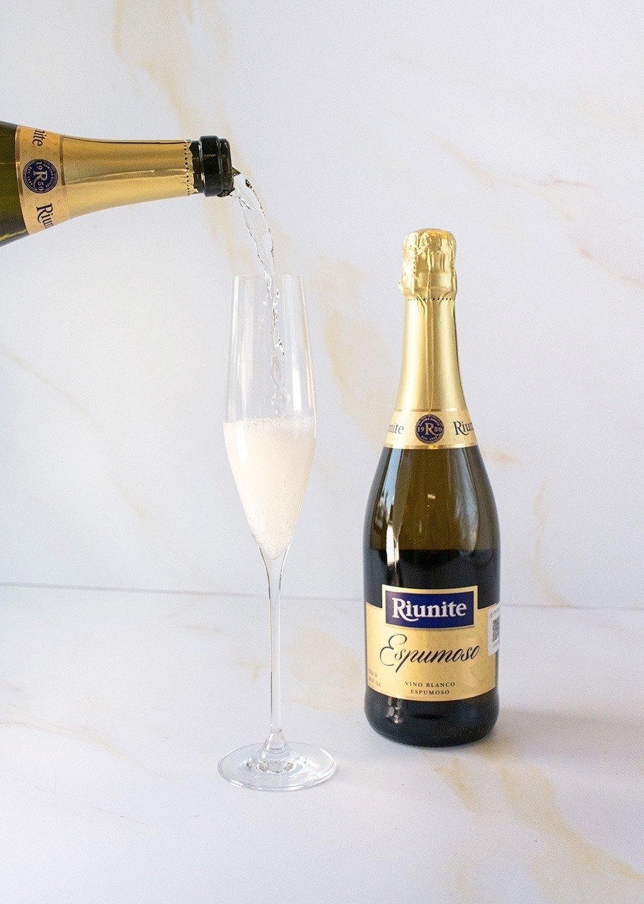 Tag "Muchas Felicidades" con Vino Espumoso Riunite