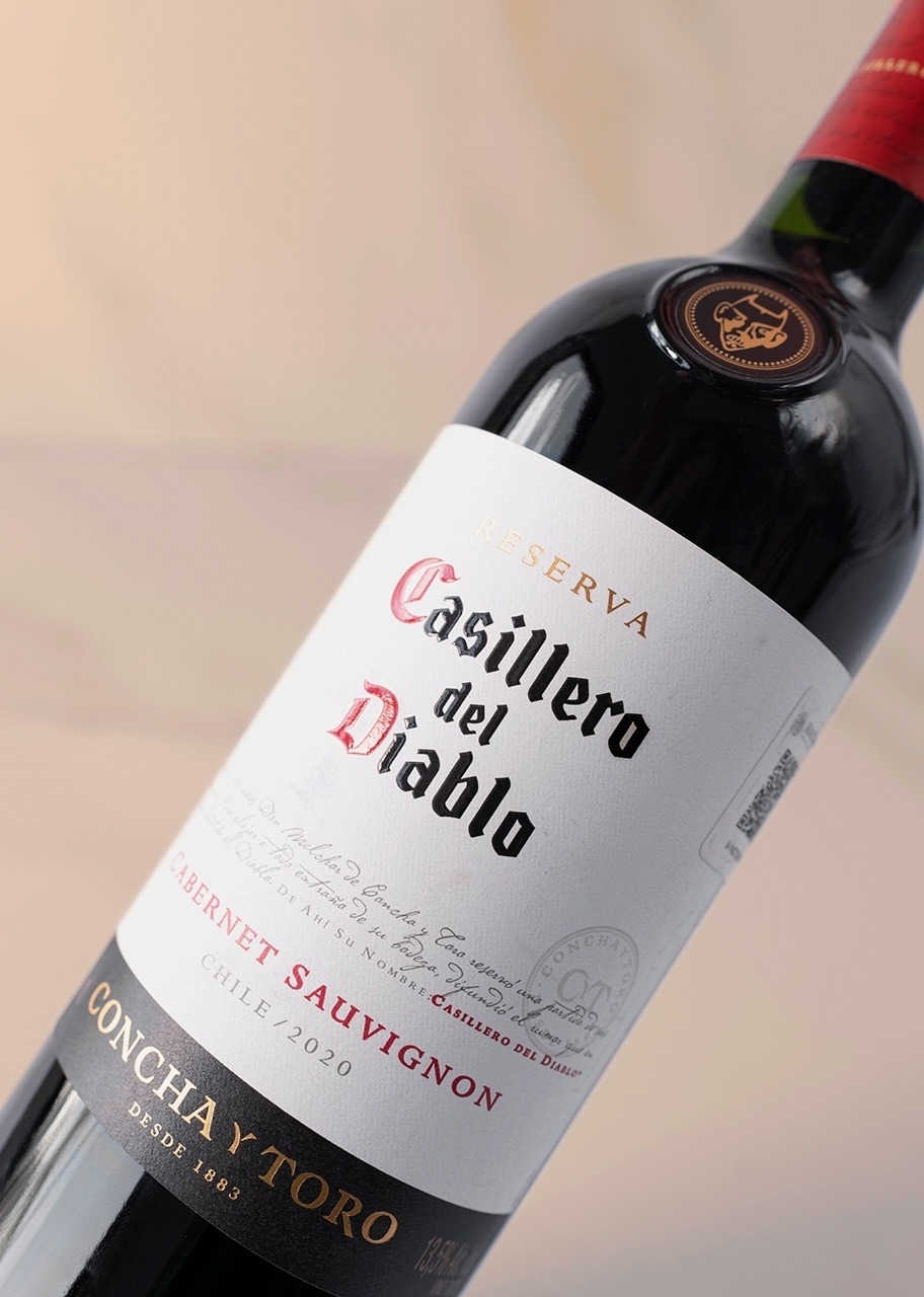 Tag with Casillero del Diablo Wine